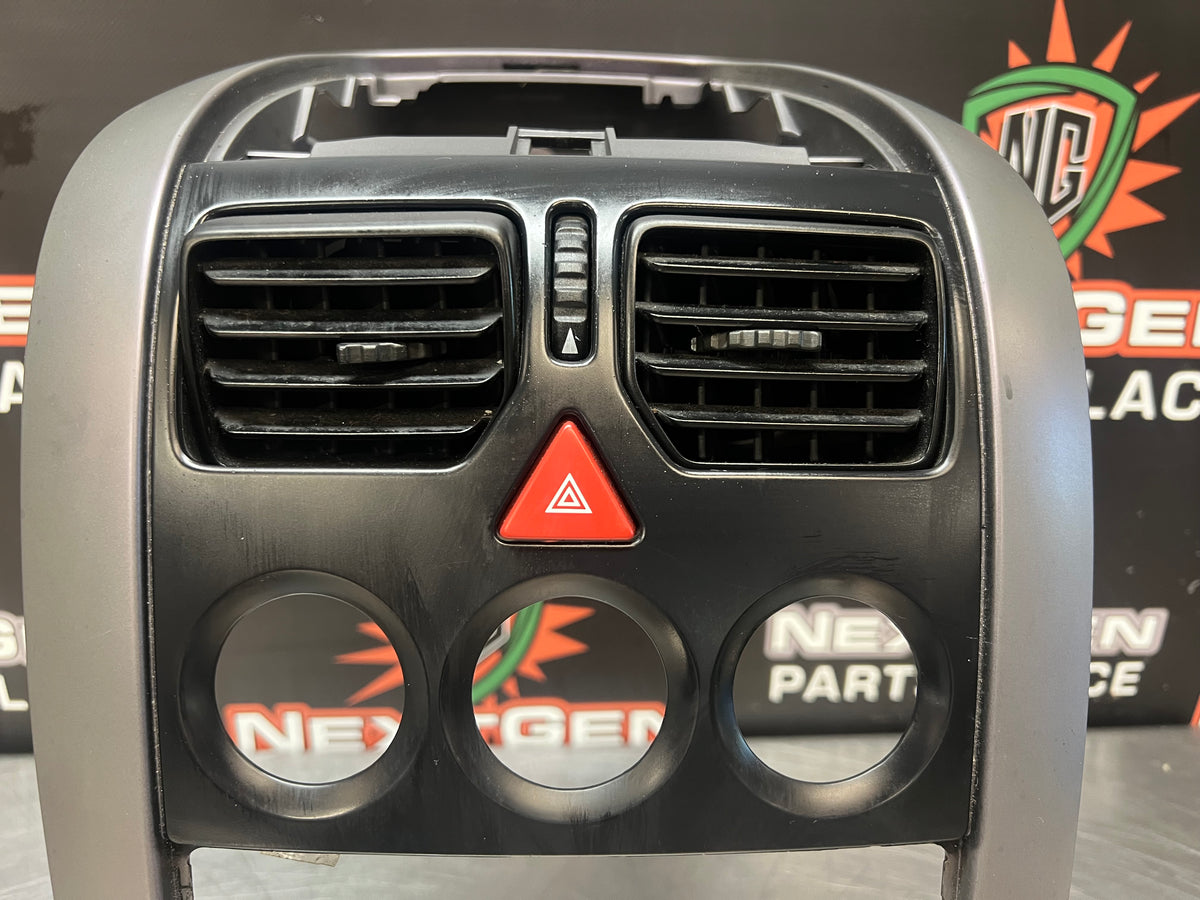 04-06 PONTIAC GTO RADIO BEZEL / DASH TRIM OEM #1027 – NextGenPartsPlace