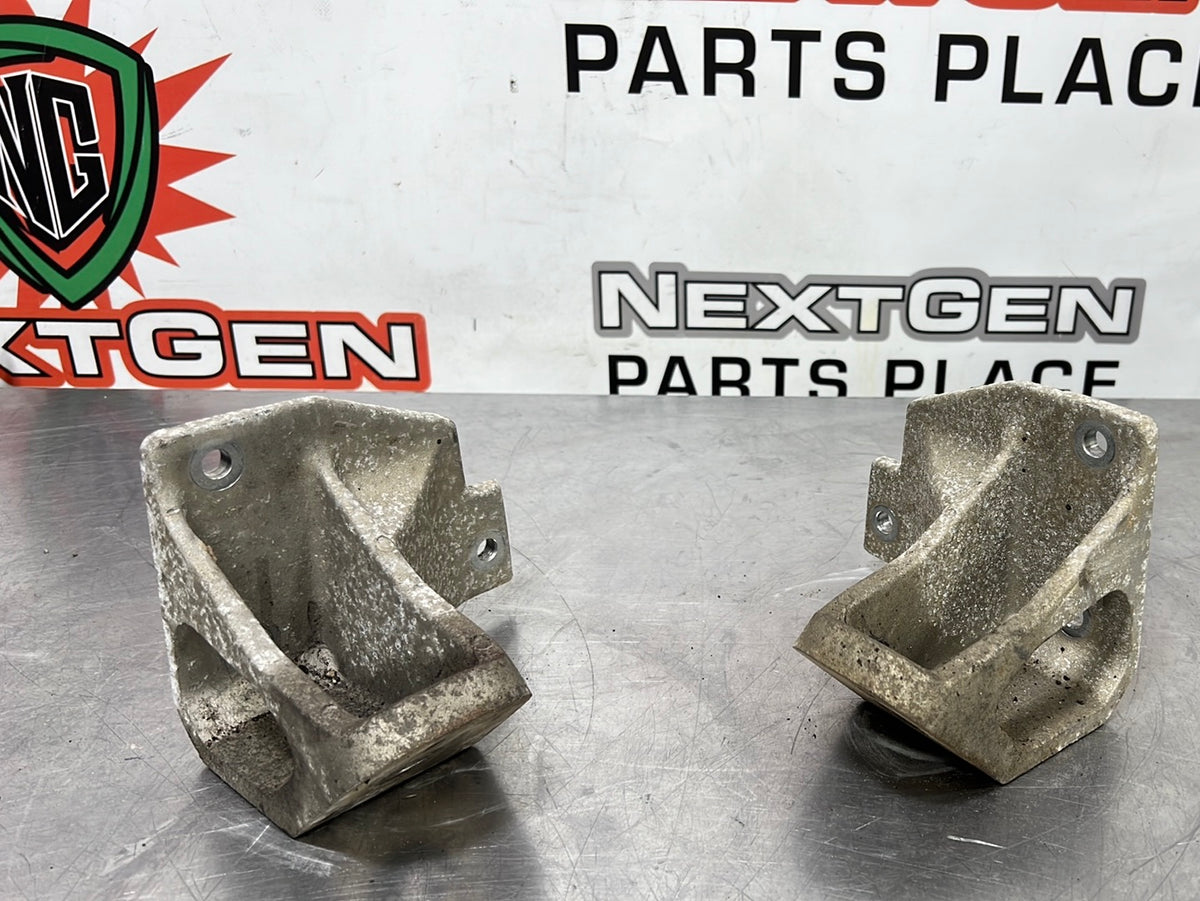 97-04 C5 CORVETTE MOTOR MOUNT BRACKET PEDESTALS 10260642 10260643 #327 ...