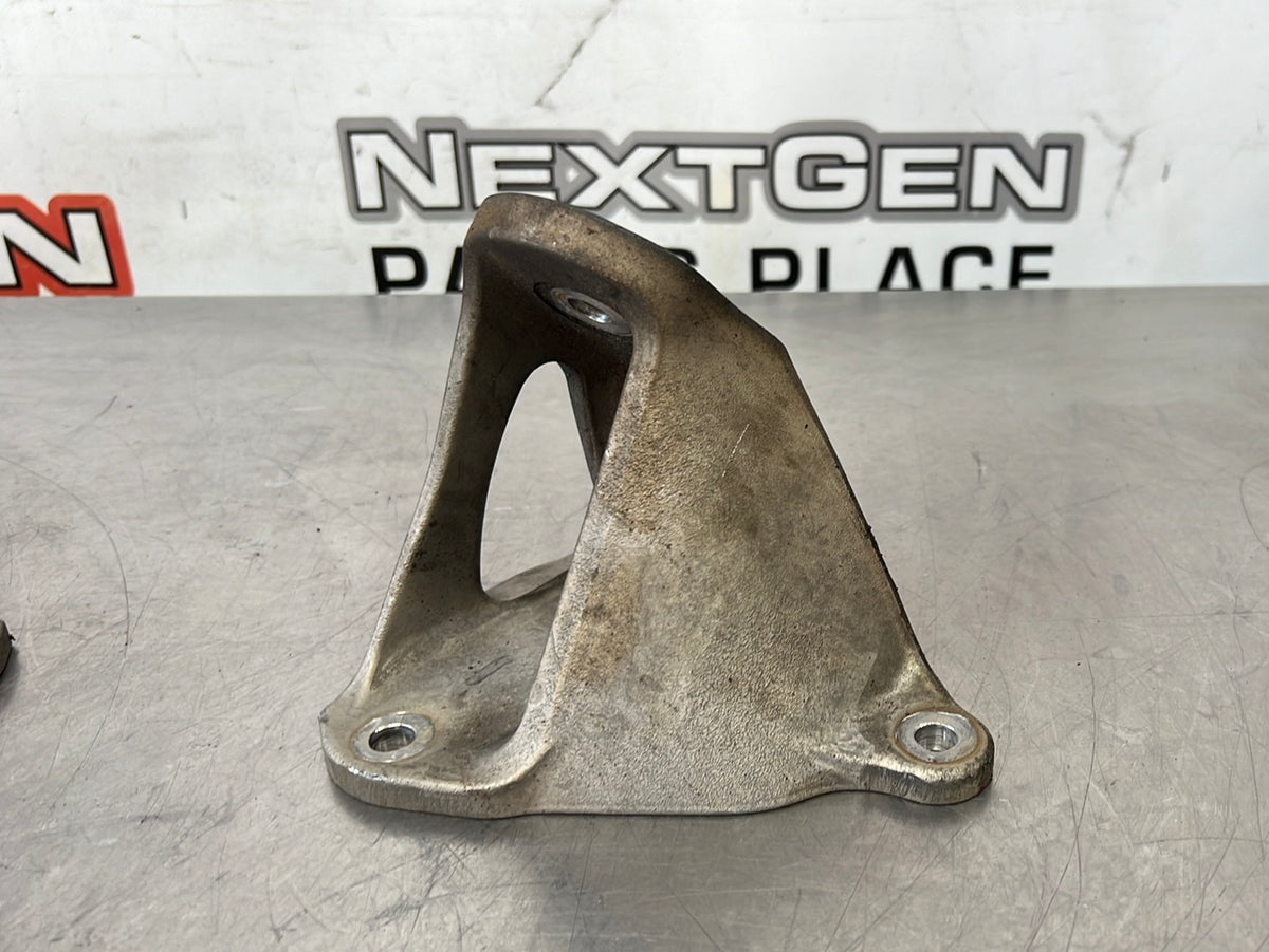 2005 C6 CORVETTE MOTOR MOUNT BRACKETS OEM 10349965/10349964 #440 ...