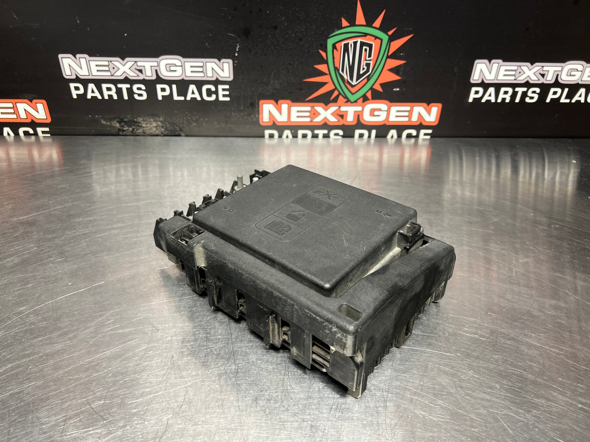 2018 CAMARO SS FUSE BOX WITH COVER AND BRACKET OEM 84315889 #796 ...