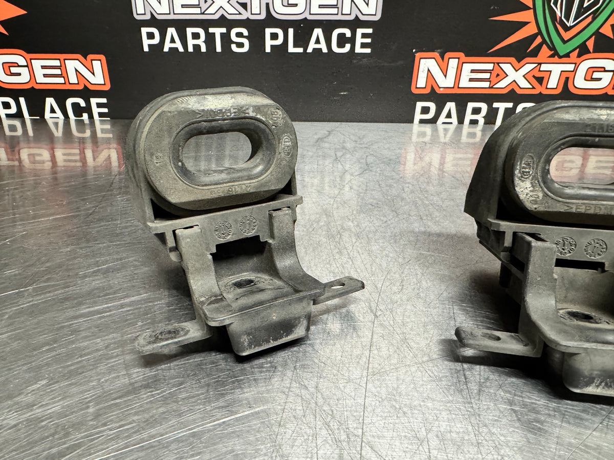 08-09 PONTIAC G8 UPPER RADIATOR BRACKETS OEM #825 – NextGenPartsPlace