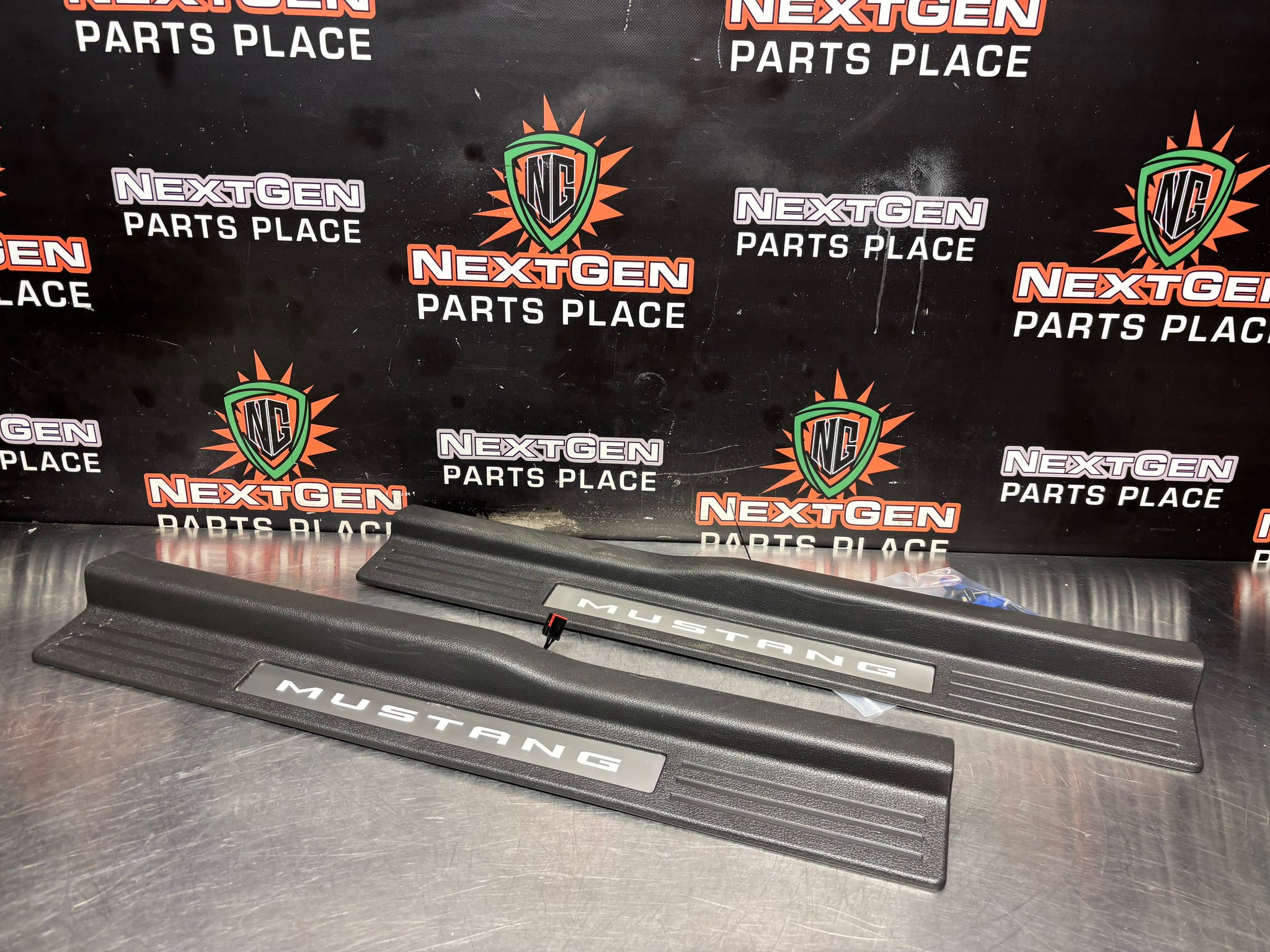 2014 FORD MUSTANG GT LH AND RH ILLUMINATED DOOR SILL TRIM SET OEM #129 ...