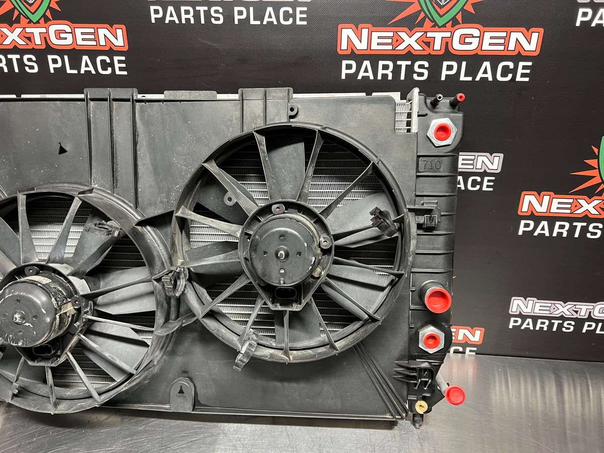 2004 C5 CORVETTE OEM AUTOMATIC RADIATOR WITH FAN SHROUD #663 ...