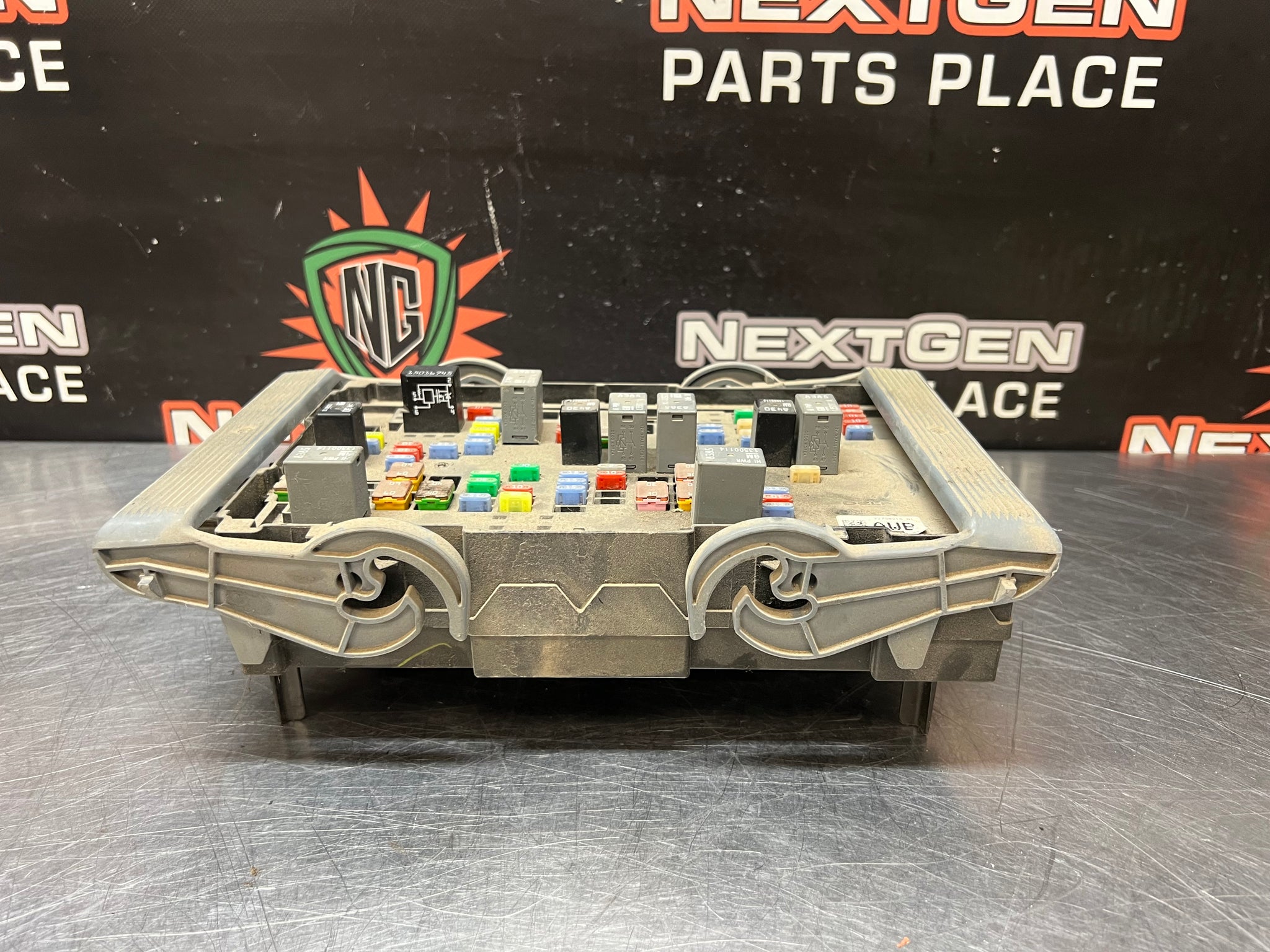 2012 CHEVY SILVERADO DIESEL 6.6 UNDERHOOD FUSE BOX 22798216 OEM #1133 ...