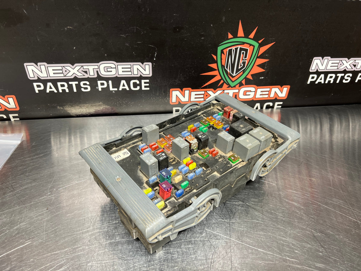 2009 CHEVY SILVERADO 3500 FUSE JUNCTION BOX OEM 25905684 #915 ...