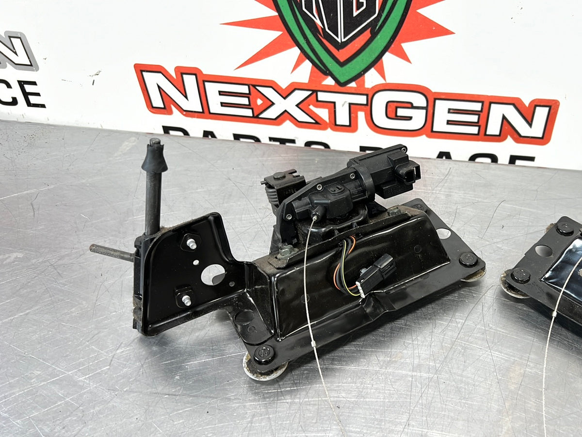97-04 C5 CORVETTE TARGA STORAGE LATCHES OEM #477 – NextGenPartsPlace