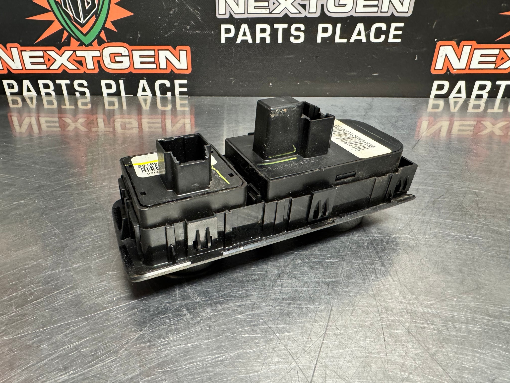 2011 GMC SIERRA 2500 HEADLIGHT TRANSFER CASE SWITCH OEM 25810643 #1254 ...