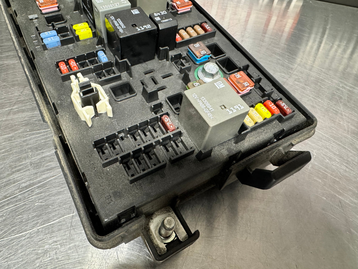 2012 CAMARO SS FUSE BOX ENGINE BAY OEM 22760635 #685 – NextGenPartsPlace