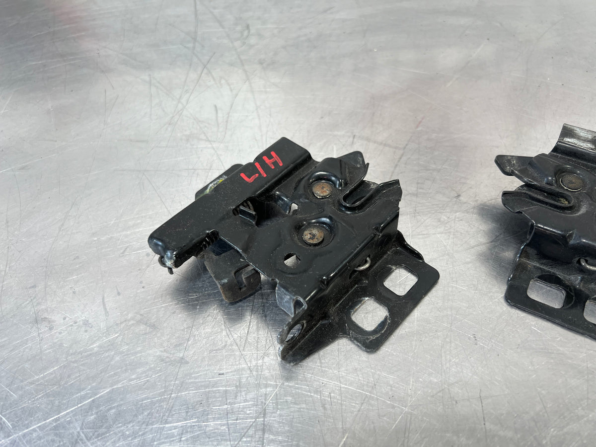 2005 C6 CORVETTE HOOD LATCH RELEASE OEM #562 – NextGenPartsPlace