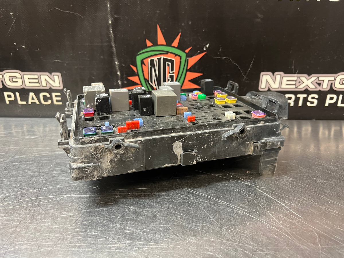 2017 GM SILVERADO SIERRA 2500 DURAMAX ENGINE FUSE BOX OEM #1280 ...