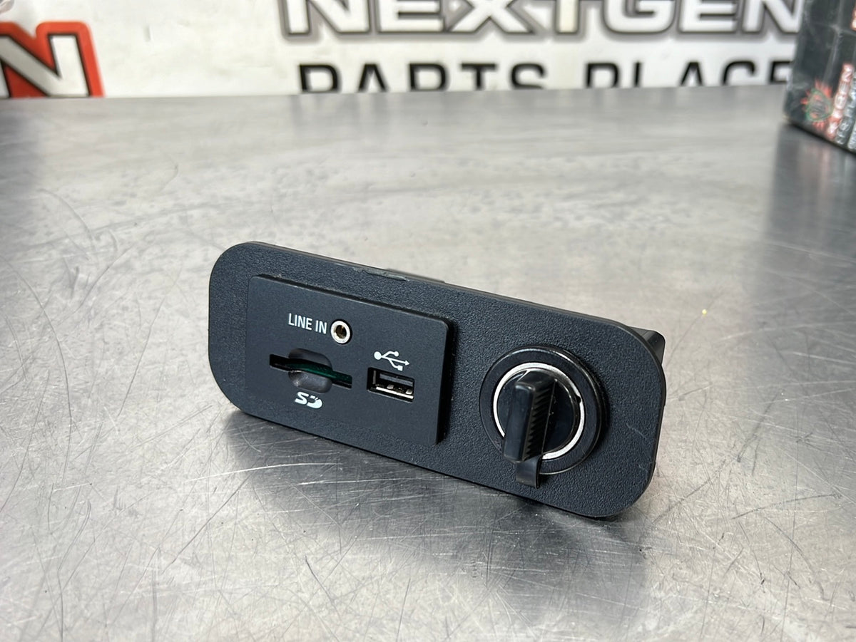 2015 MUSTANG GT SD CARD READER USB AUX LINE IN / LIGHTER SOCKET MODULE ...