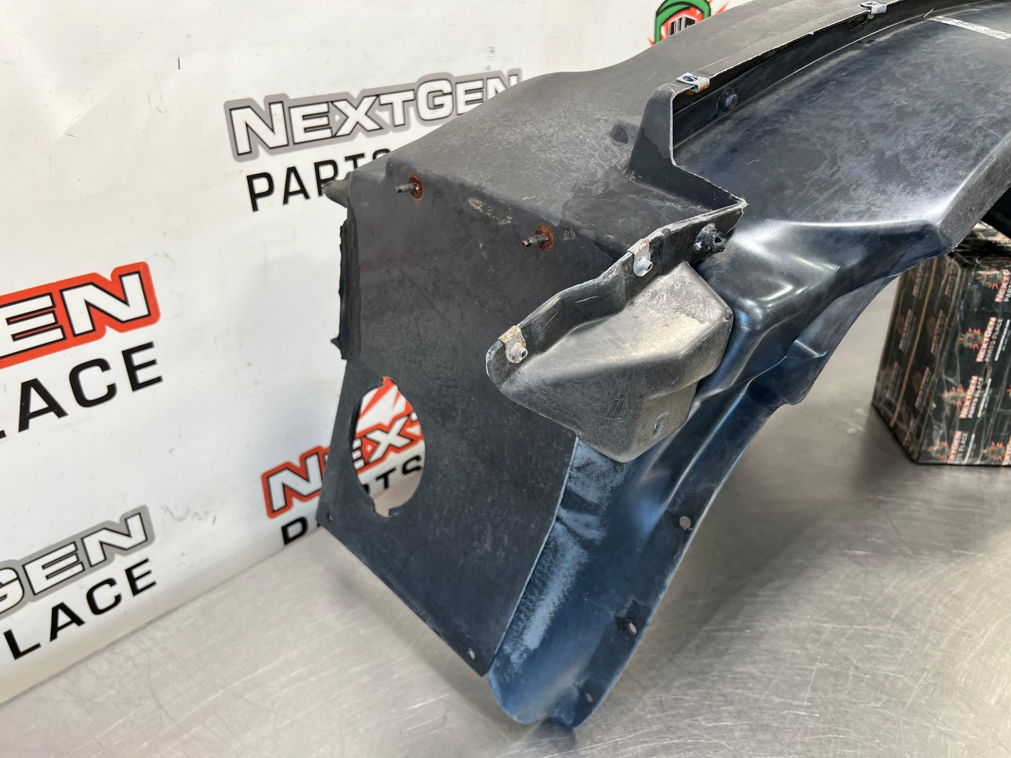 97 - 04 C5 CORVETTE DRIVER LH SIDE INNER FENDER OEM 10331827 #523 ...