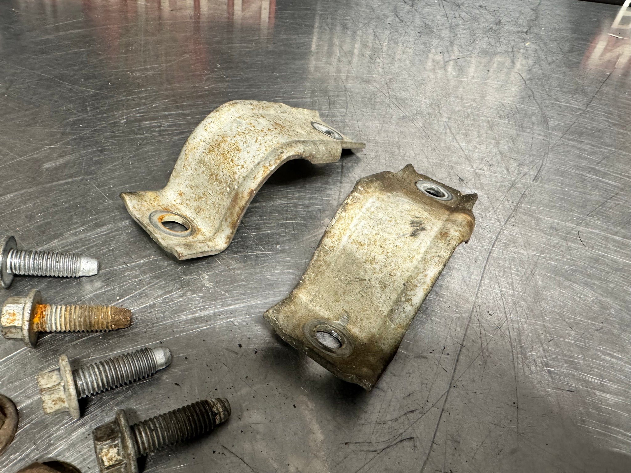 05-13 C6 CORVETTE FRONT SWAY BAR BRACKETS USED OEM (SET OF TWO ...