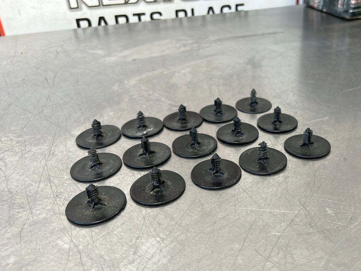 97-04 C5 CORVETTE HOOD INSULATOR RETAINER CLIPS SET OF 15 20064875 OEM ...