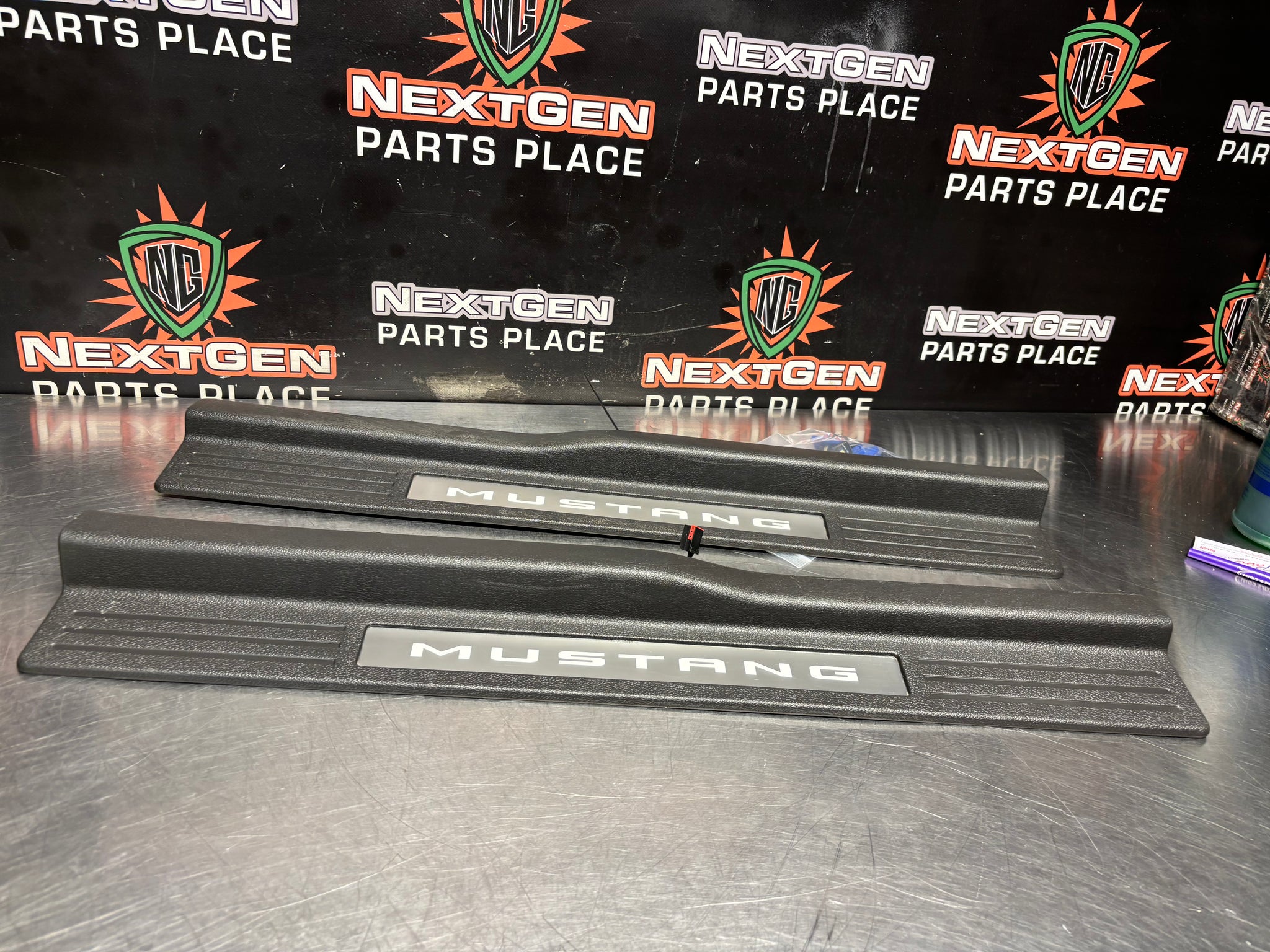 2014 FORD MUSTANG GT LH AND RH ILLUMINATED DOOR SILL TRIM SET OEM #129 ...