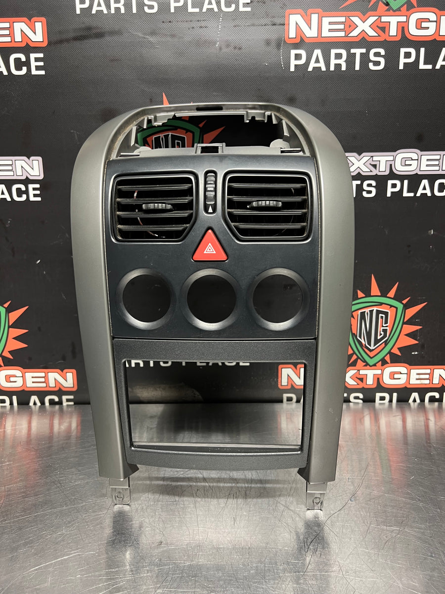 2004 PONTIAC GTO RADIO BEZEL / DASH TRIM OEM #987 – NextGenPartsPlace