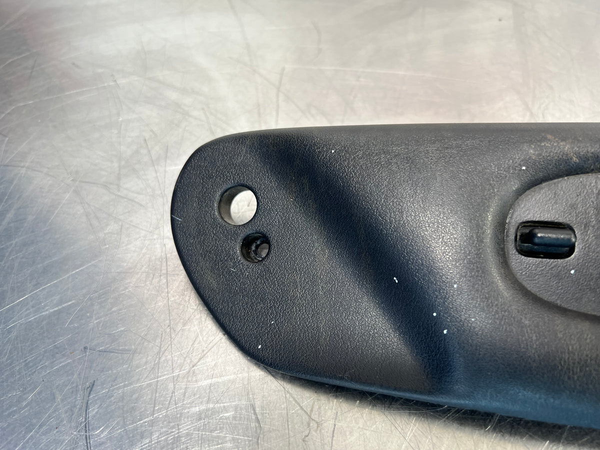 97-04 C5 CORVETTE LH DRIVER SEAT CONTROL UNIT & HOUSING 12135159 12455 ...