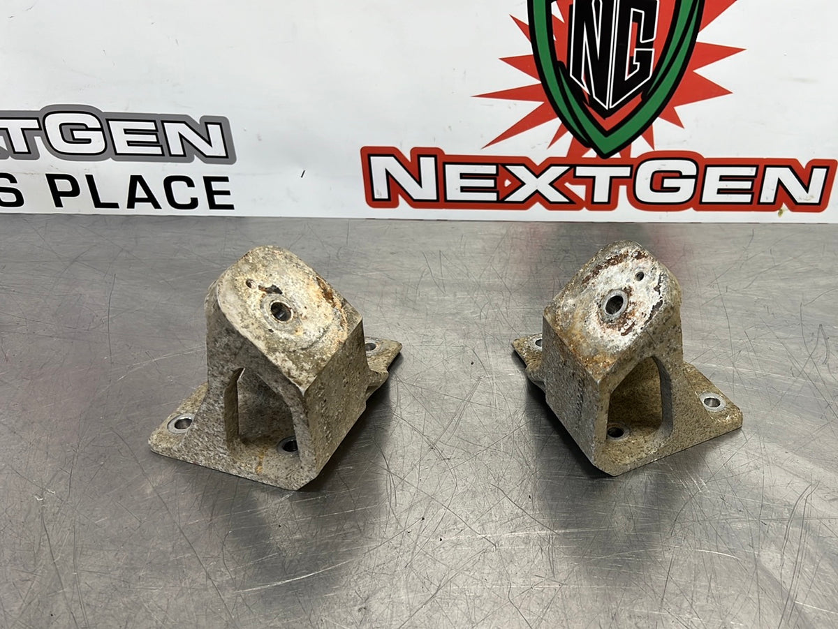 97-04 C5 CORVETTE MOTOR MOUNT PEDESTAL BRACKETS #218 – NextGenPartsPlace