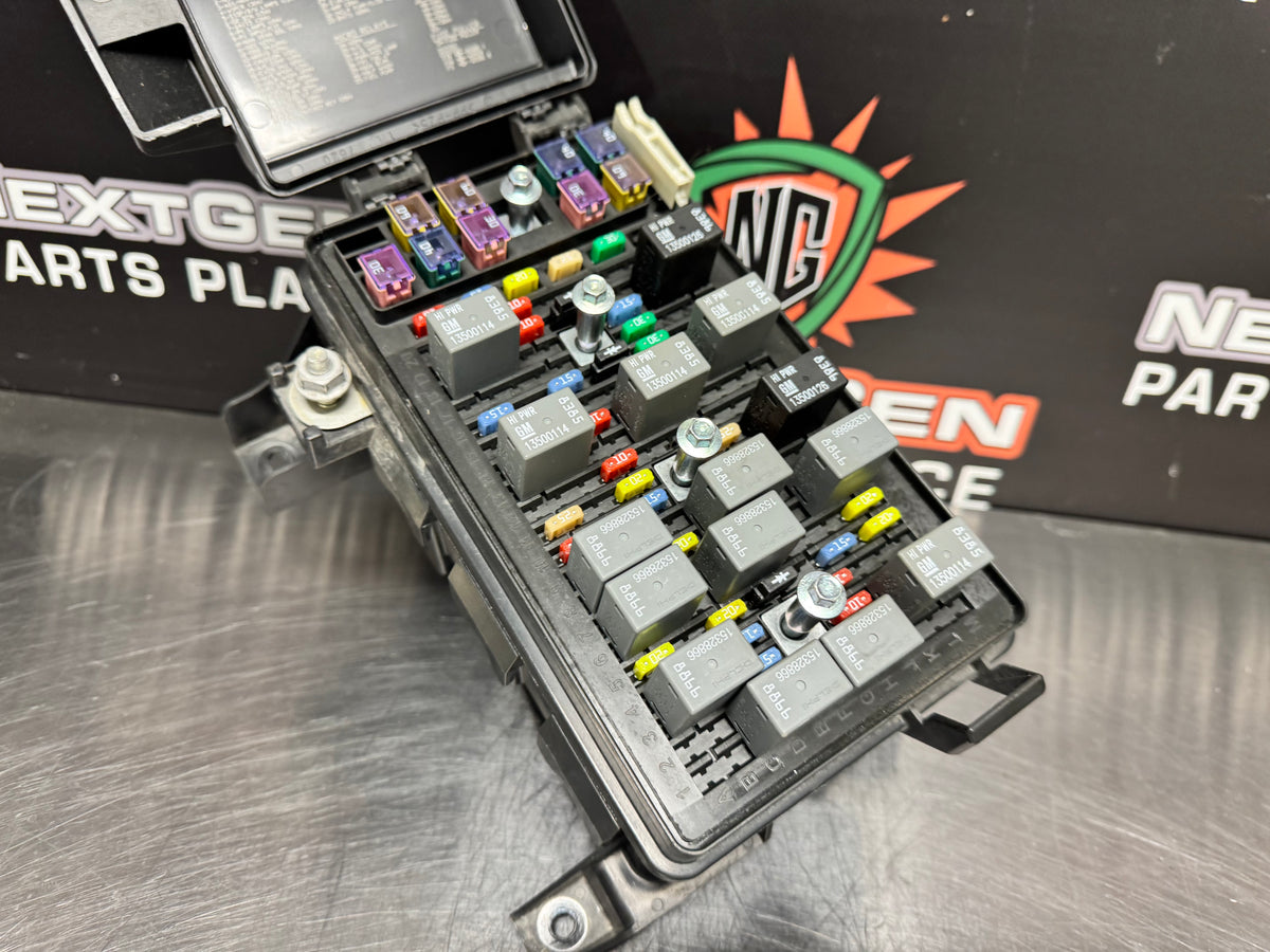 2011 C6 CORVETTE ENGINE BAY FUSE BOX OEM 13686754 #741 – NextGenPartsPlace