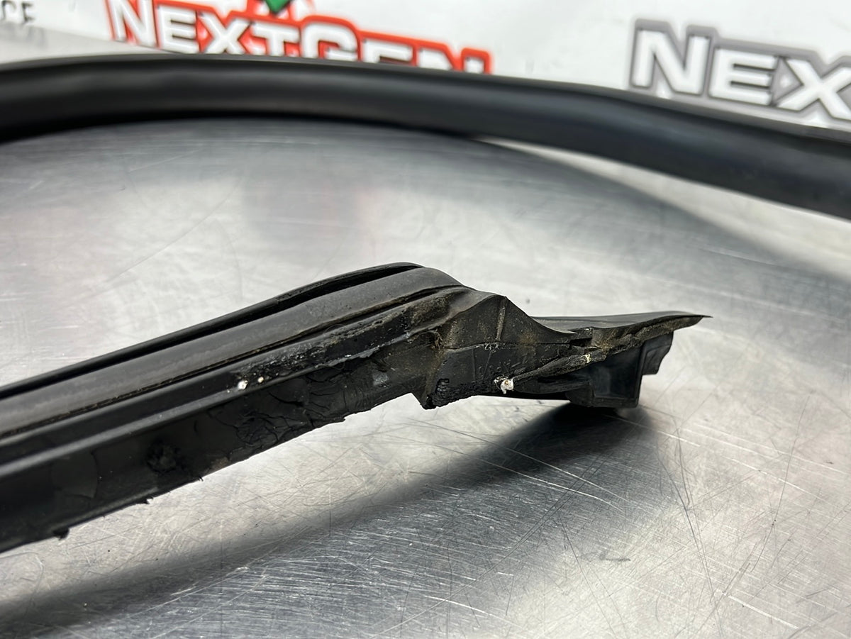 1999-2004 C5 Z06 FRC RH PASSENGER SIDE WINDOW ROOF SEAL OEM #VV1048 ...