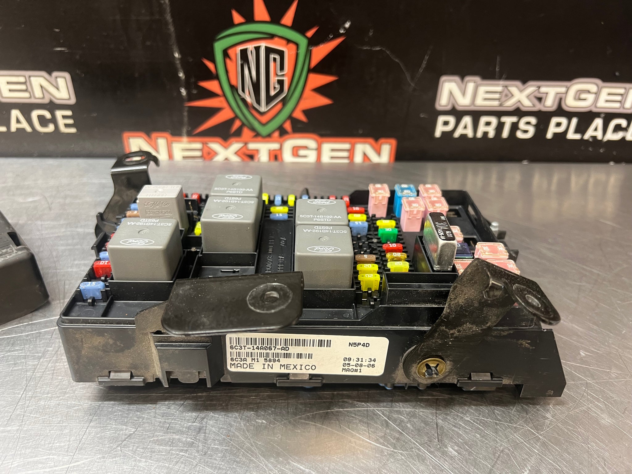 2007 FORD F350 6.0 INTERIOR RELAY FUSE BOX OEM 6C3T-14A067-AD #1296 ...