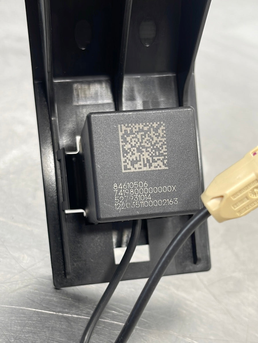 2022 CAMARO SS AUXILIARY WIRELESS INTERFACE ANTENNA MODULE & BRACKET O ...