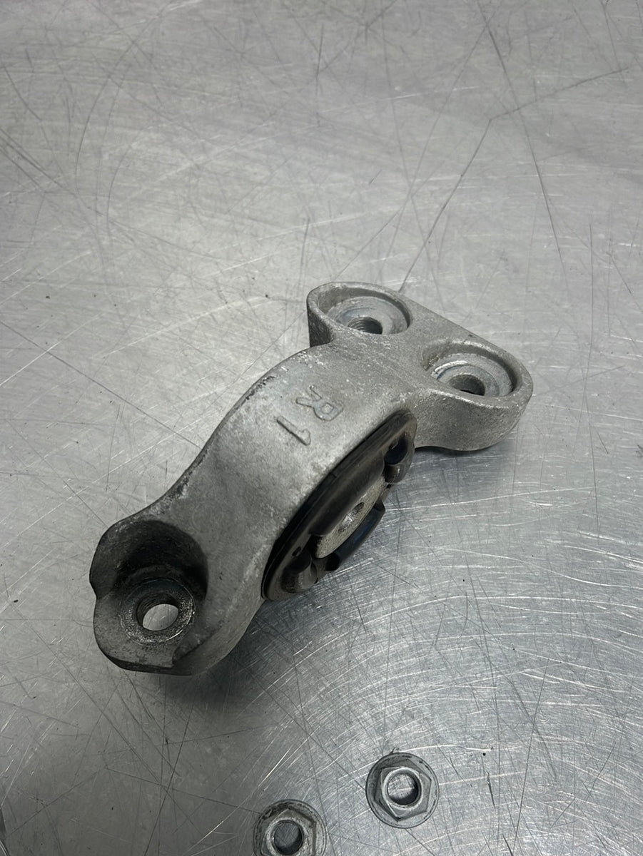 2019 CAMARO SS REAR UPPER STRUT MOUNT OEM #136 – NextGenPartsPlace