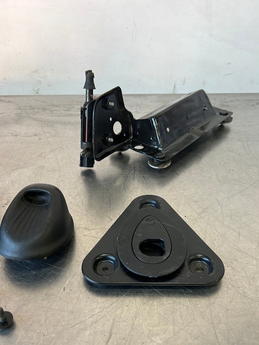 97-04 C5 CORVETTE TARGA STORAGE LATCHES OEM #138 – NextGenPartsPlace